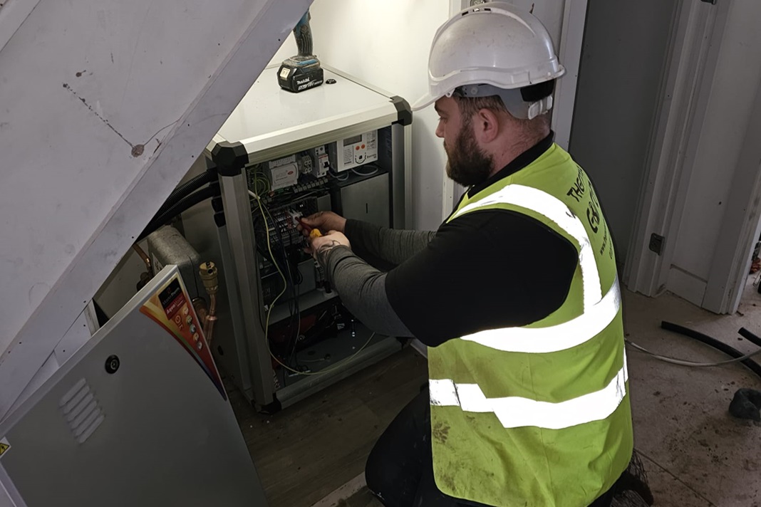 Record year for heat pumps and solar panels in Wales | Heating ...